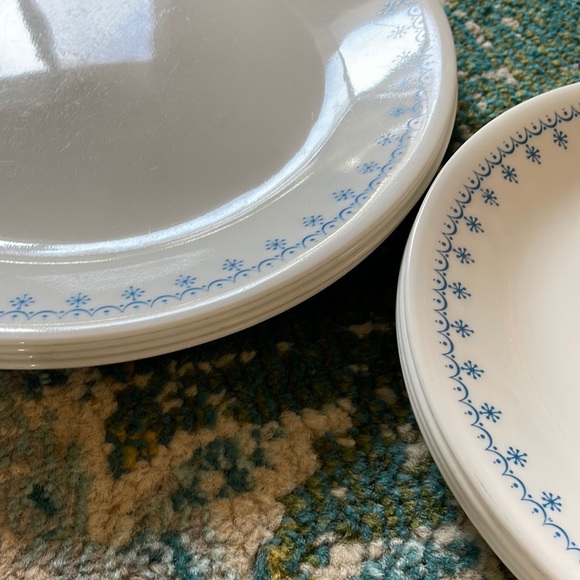 Corelle | Kitchen | Vintage Corelle Snowflake Garland Dishes Set Of 2 ...